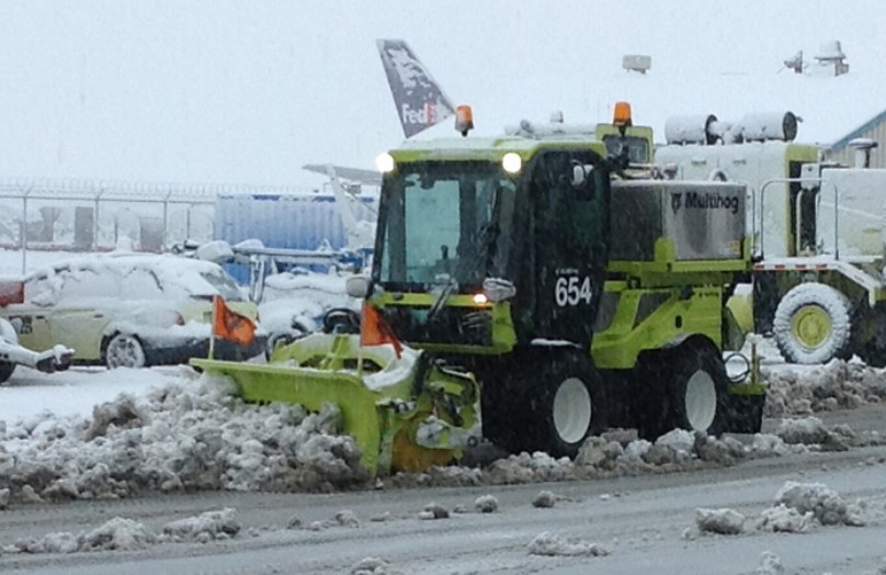 COMBI SNOW PLOUGH & BRUSH - Multihog