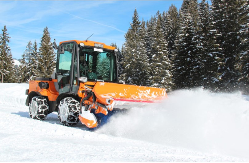COMBI SNOW PLOUGH & BRUSH - Multihog